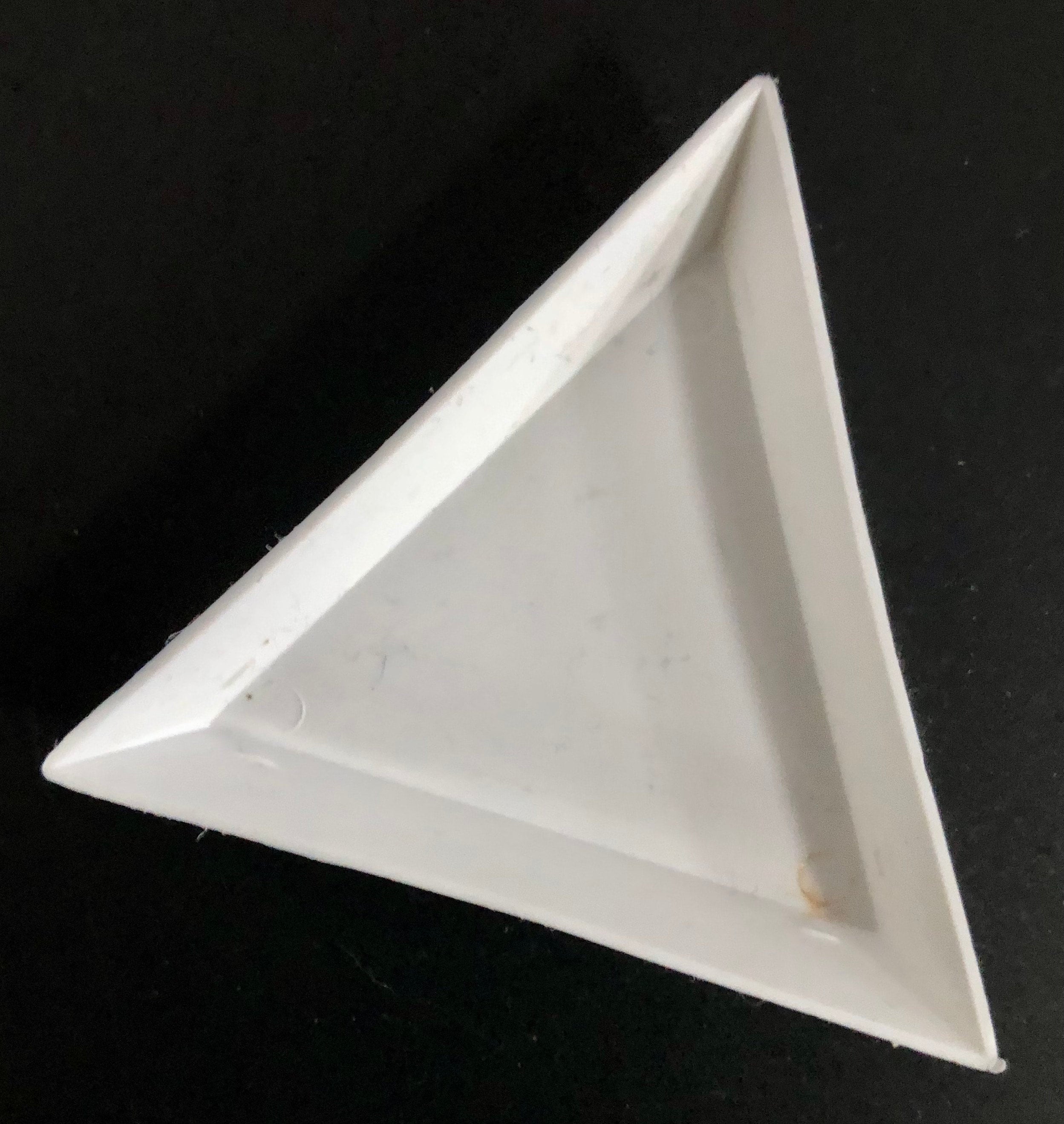 Rhinestone Sorting Tray - Triangle | Julie's Diamond Art